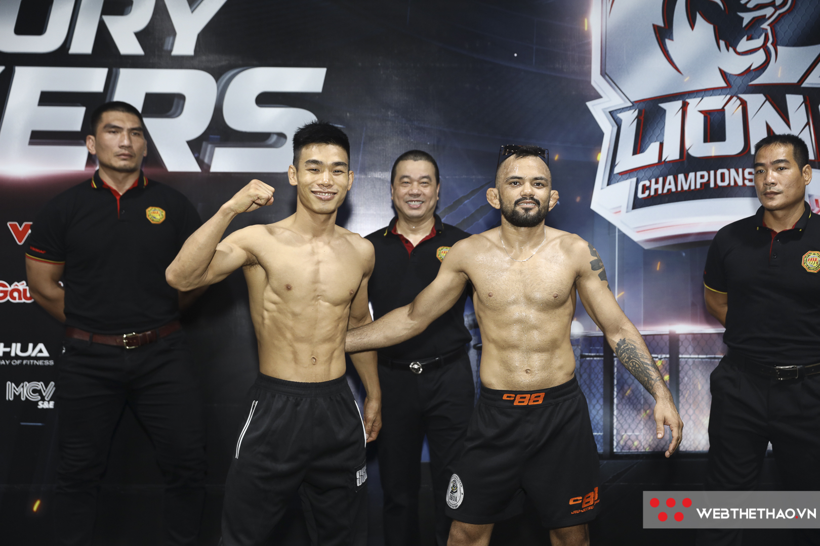 Mổ băng chấm điểm lại trận Trần Ngọc Lượng - Robson Oliveira?